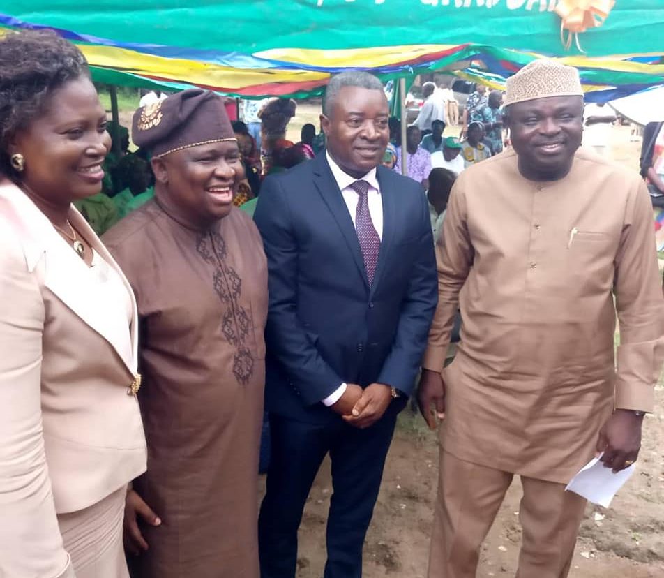 Senator Adeola Yayi Commissions ICT Centre At Opebi - P.M.EXPRESS