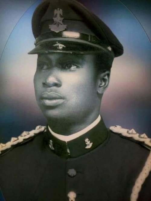 Nigeria’s Last Rebel-Hero Takes A Final Salute: The Story Of Captain ...