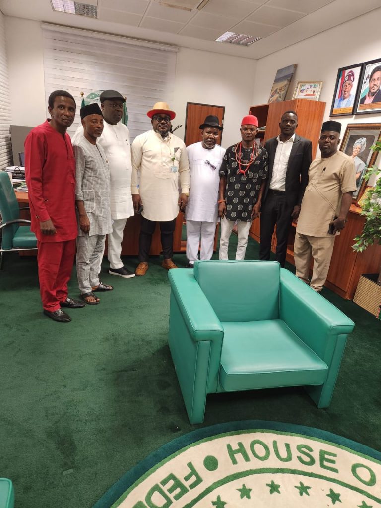 Orashi National Congress Pays Courtesy Visit To Hon. Engr. Victor ...